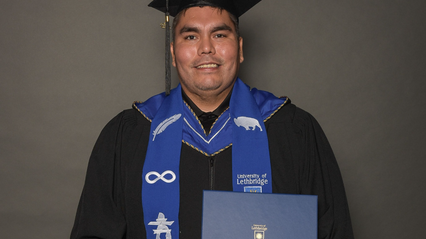 Shining Student Dillon Apsassin (BA '22)