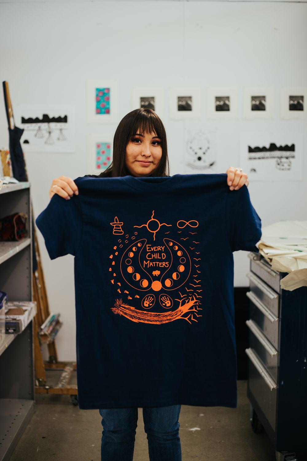 Shining Graduate Niitsiitaakii (The Only Woman), Chataya Holy Singer's ...